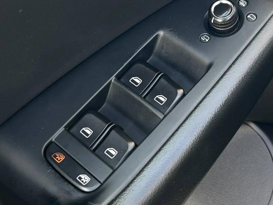 Pelēks Audi Q5 2011 Rēzekne, ar dzinēja tilpumu 2.00 L un nobraukumu 267 tūkst. km par 10200 €, foto 16 vietnē AUTOMOTO.COM.LV