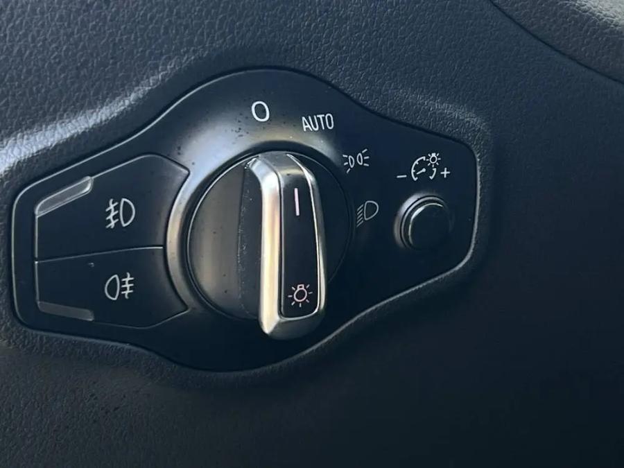 Pelēks Audi Q5 2011 Rēzekne, ar dzinēja tilpumu 2.00 L un nobraukumu 267 tūkst. km par 10200 €, foto 17 vietnē AUTOMOTO.COM.LV