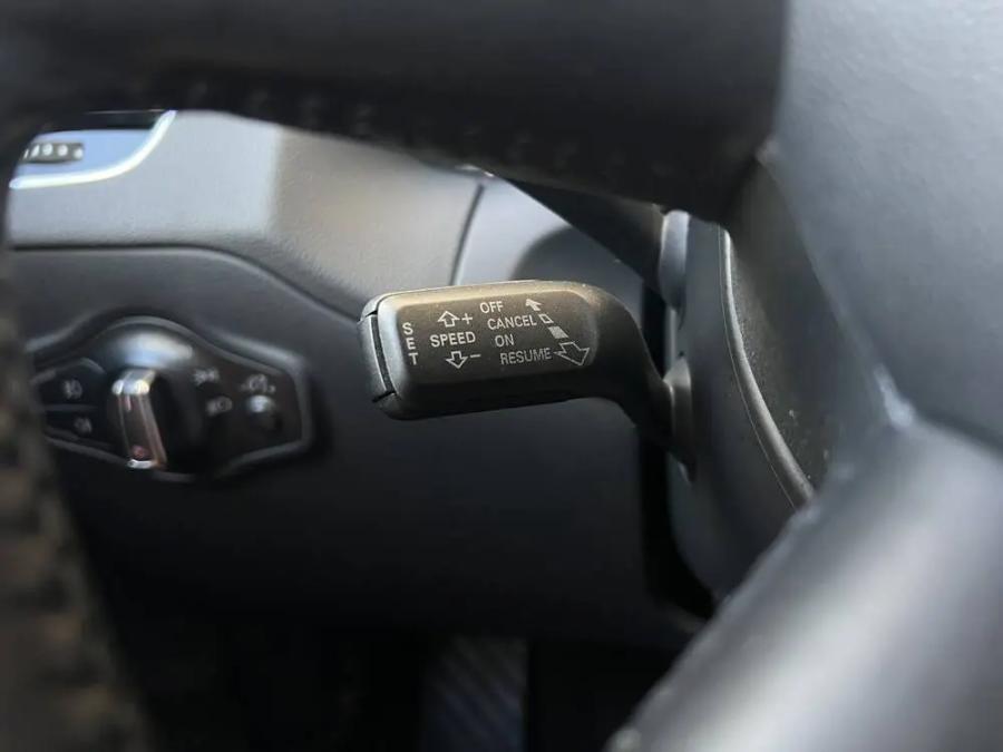 Pelēks Audi Q5 2011 Rēzekne, ar dzinēja tilpumu 2.00 L un nobraukumu 267 tūkst. km par 10200 €, foto 19 vietnē AUTOMOTO.COM.LV