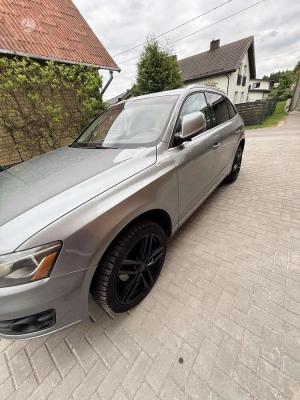 Grey Audi Q5 2011 in Vilnius, with an engine capacity of 1.98 L and mileage of 313 thousand km for 7100 €, photo 4 on AUTOMOTO.COM.LV