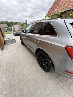 Grey Audi Q5 2011 in Vilnius, with an engine capacity of 1.98 L and mileage of 313 thousand km for 7100 €, photo 5 on AUTOMOTO.COM.LV
