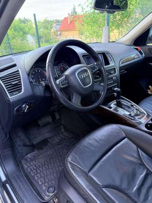 Grey Audi Q5 2011 in Vilnius, with an engine capacity of 1.98 L and mileage of 313 thousand km for 7100 €, photo 12 on AUTOMOTO.COM.LV