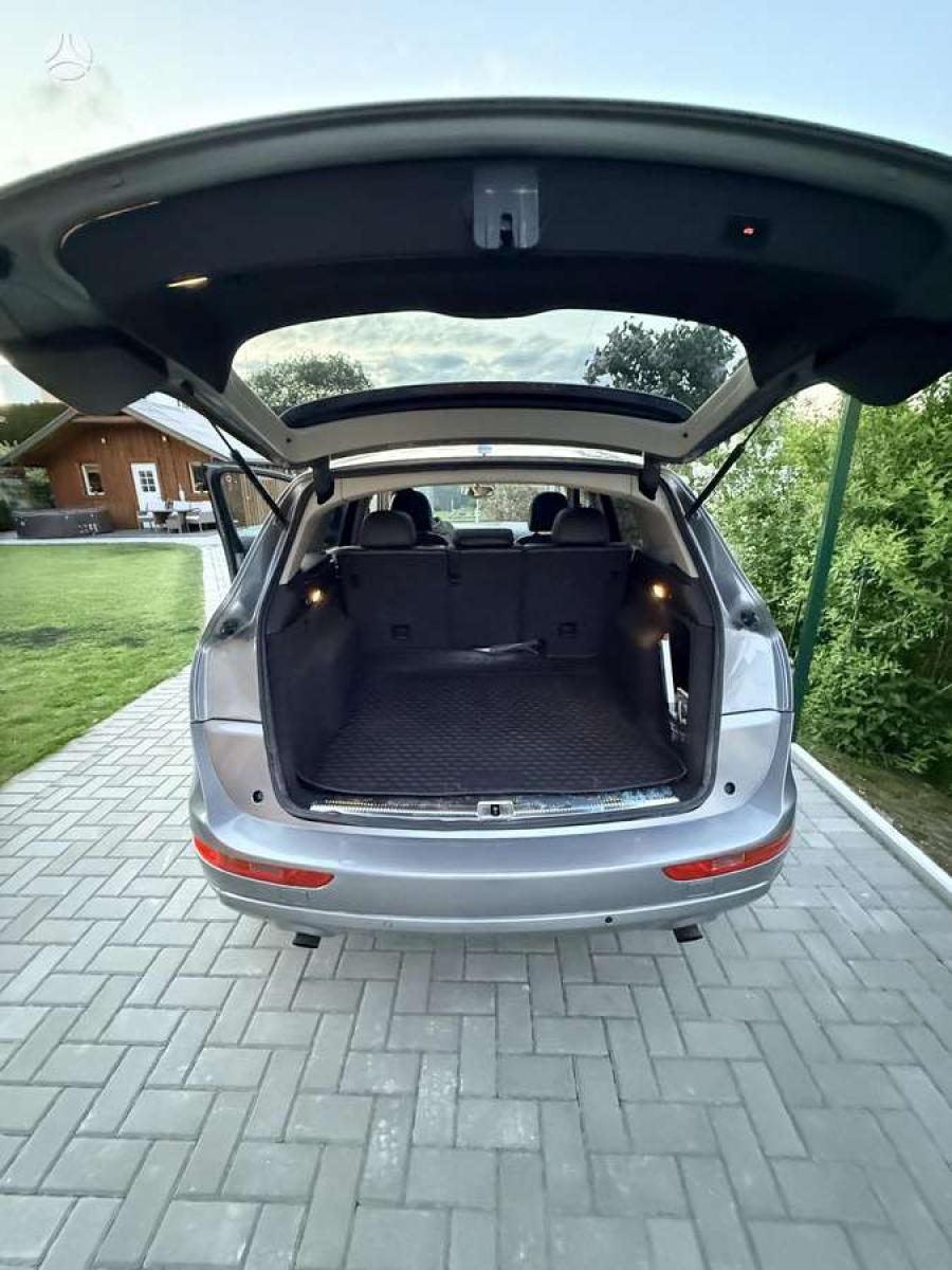 Grey Audi Q5 2011 in Vilnius, with an engine capacity of 1.98 L and mileage of 313 thousand km for 7100 €, photo 17 on AUTOMOTO.COM.LV