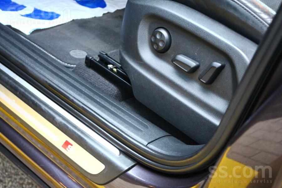 Серый Ауди Ку 5 2011 в Рига, объемом двигателя 3.00 л и пробегом 260 тыс. км за 10990 €, фото 20 на AUTOMOTO.COM.LV
