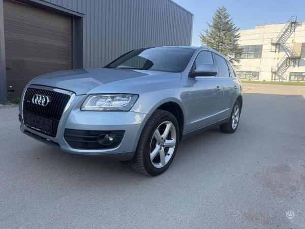 Grey Audi Q5 2011 in Panevezys, with an engine capacity of 2.97 L and mileage of 265 thousand km for 6555 €, photo 1 on AUTOMOTO.COM.LV