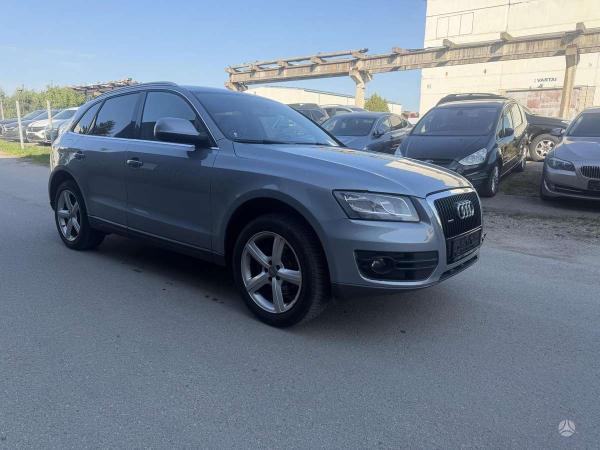 Grey Audi Q5 2011 in Panevezys, with an engine capacity of 2.97 L and mileage of 265 thousand km for 6555 €, photo 4 on AUTOMOTO.COM.LV