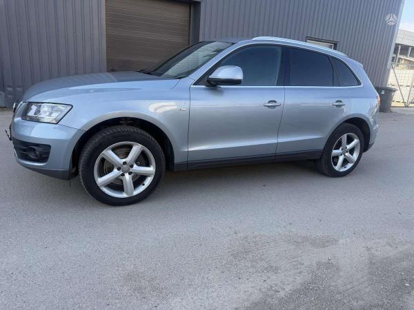 Grey Audi Q5 2011 in Panevezys, with an engine capacity of 2.97 L and mileage of 265 thousand km for 6555 €, photo 6 on AUTOMOTO.COM.LV