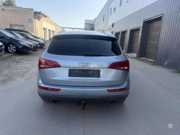 Grey Audi Q5 2011 in Panevezys, with an engine capacity of 2.97 L and mileage of 265 thousand km for 6555 €, photo 7 on AUTOMOTO.COM.LV