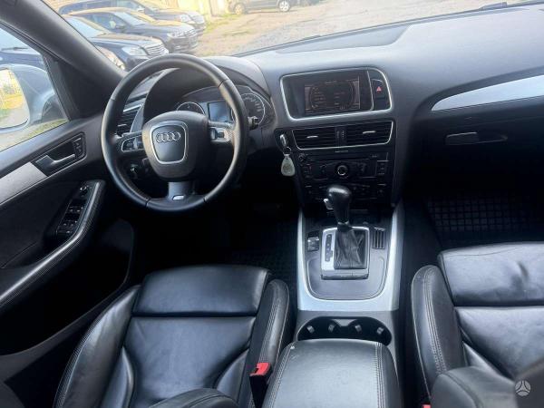Grey Audi Q5 2011 in Panevezys, with an engine capacity of 2.97 L and mileage of 265 thousand km for 6555 €, photo 10 on AUTOMOTO.COM.LV