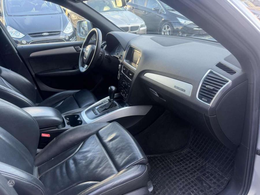 Pelēks Audi Q5 2011 Panevēža, ar dzinēja tilpumu 2.97 L un nobraukumu 265 tūkst. km par 6555 €, foto 12 vietnē AUTOMOTO.COM.LV