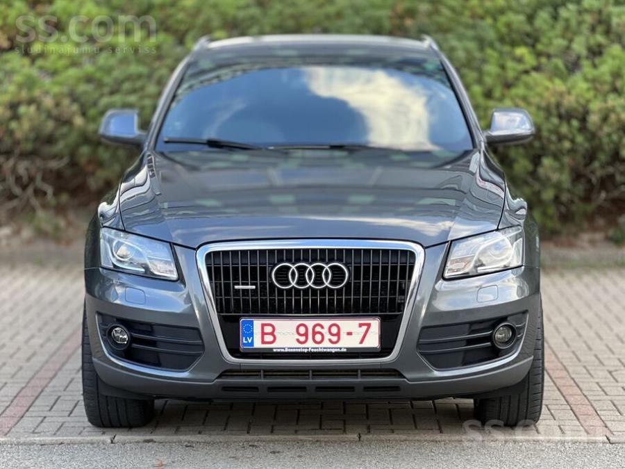 Grey Audi Q5 2011 in Riga, with an engine capacity of 3.00 L and mileage of 210 thousand km for 10990 €, photo 3 on AUTOMOTO.COM.LV
