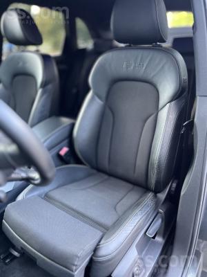 Grey Audi Q5 2011 in Riga, with an engine capacity of 3.00 L and mileage of 210 thousand km for 10990 €, photo 13 on AUTOMOTO.COM.LV