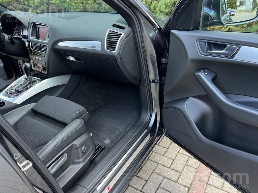Grey Audi Q5 2011 in Riga, with an engine capacity of 3.00 L and mileage of 210 thousand km for 10990 €, photo 23 on AUTOMOTO.COM.LV