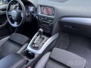 Grey Audi Q5 2011 in Riga, with an engine capacity of 3.00 L and mileage of 210 thousand km for 10990 €, photo 25 on AUTOMOTO.COM.LV