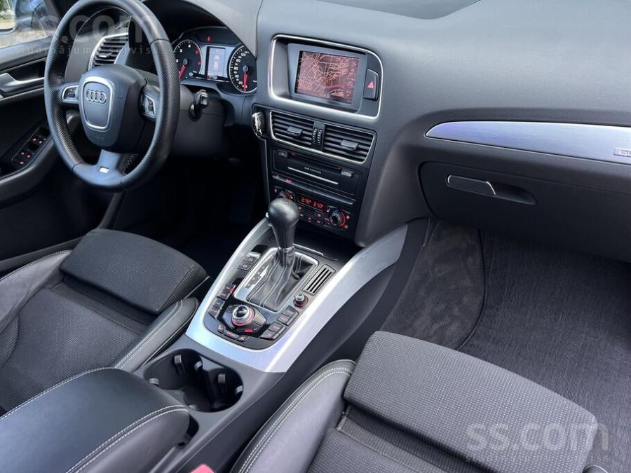 Grey Audi Q5 2011 in Riga, with an engine capacity of 3.00 L and mileage of 210 thousand km for 10990 €, photo 25 on AUTOMOTO.COM.LV