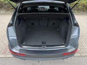 Grey Audi Q5 2011 in Riga, with an engine capacity of 3.00 L and mileage of 210 thousand km for 10990 €, photo 30 on AUTOMOTO.COM.LV