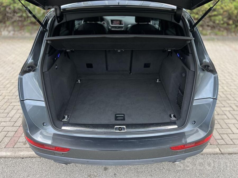 Grey Audi Q5 2011 in Riga, with an engine capacity of 3.00 L and mileage of 210 thousand km for 10990 €, photo 30 on AUTOMOTO.COM.LV
