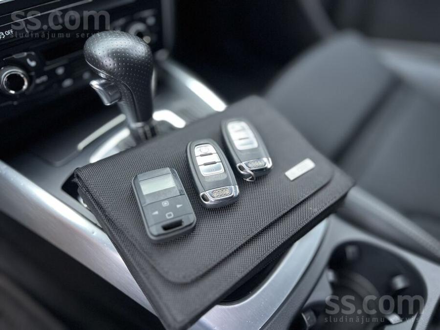 Grey Audi Q5 2011 in Riga, with an engine capacity of 3.00 L and mileage of 210 thousand km for 10990 €, photo 34 on AUTOMOTO.COM.LV