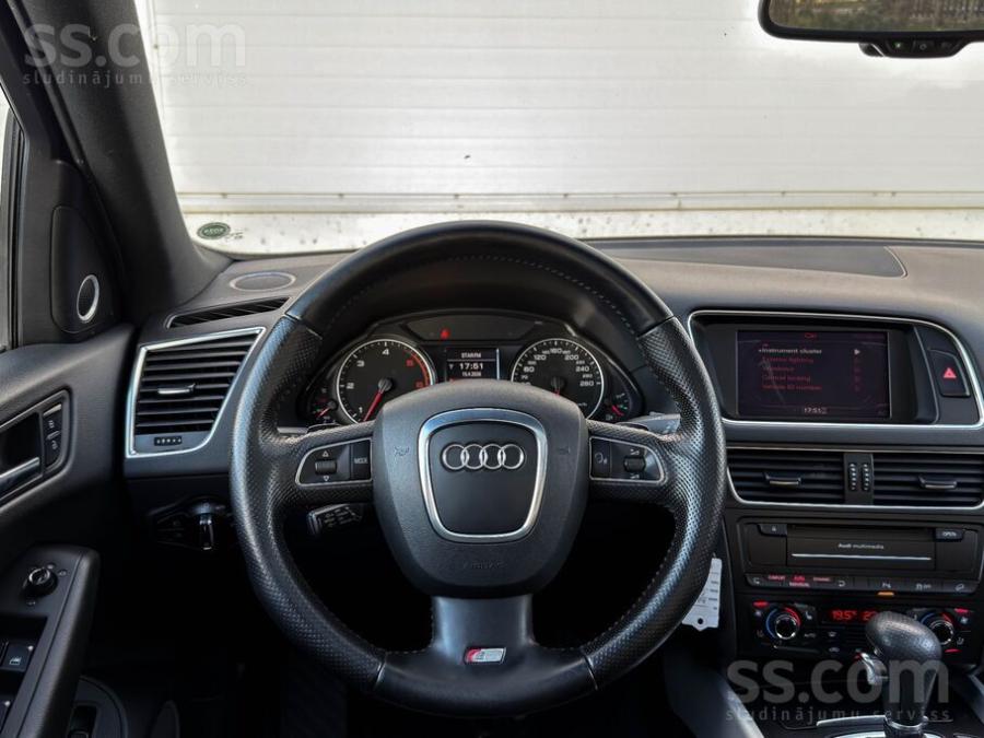 Grey Audi Q5 2011 in Riga, with an engine capacity of 3.00 L and mileage of 0 thousand km for 11490 €, photo 18 on AUTOMOTO.COM.LV