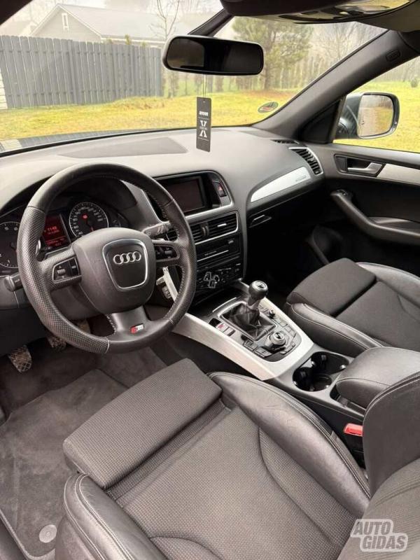 Grey Audi Q5 2012 in Utena, with an engine capacity of 2.00 L and mileage of 128 thousand km for 10400 €, photo 4 on AUTOMOTO.COM.LV