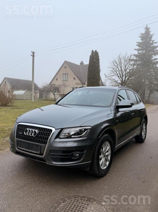 Grey Audi Q5 2012 in Ludza, with an engine capacity of 2.00 L and mileage of 128 thousand km for 10900 €, photo 1 on AUTOMOTO.COM.LV