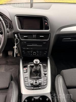 Grey Audi Q5 2012 in Ludza, with an engine capacity of 2.00 L and mileage of 128 thousand km for 10900 €, photo 13 on AUTOMOTO.COM.LV