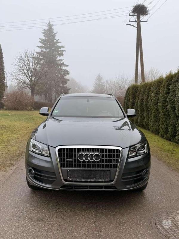 Grey Audi Q5 2012 in Utena, with an engine capacity of 2.00 L and mileage of 128 thousand km for 10900 €, photo 9 on AUTOMOTO.COM.LV