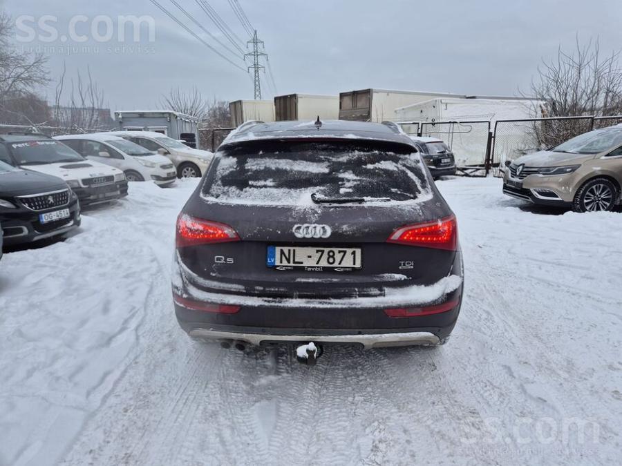 Pelēks Audi Q5 2012 Rīga, ar dzinēja tilpumu 2.00 L un nobraukumu 249 tūkst. km par 12590 €, foto 7 vietnē AUTOMOTO.COM.LV