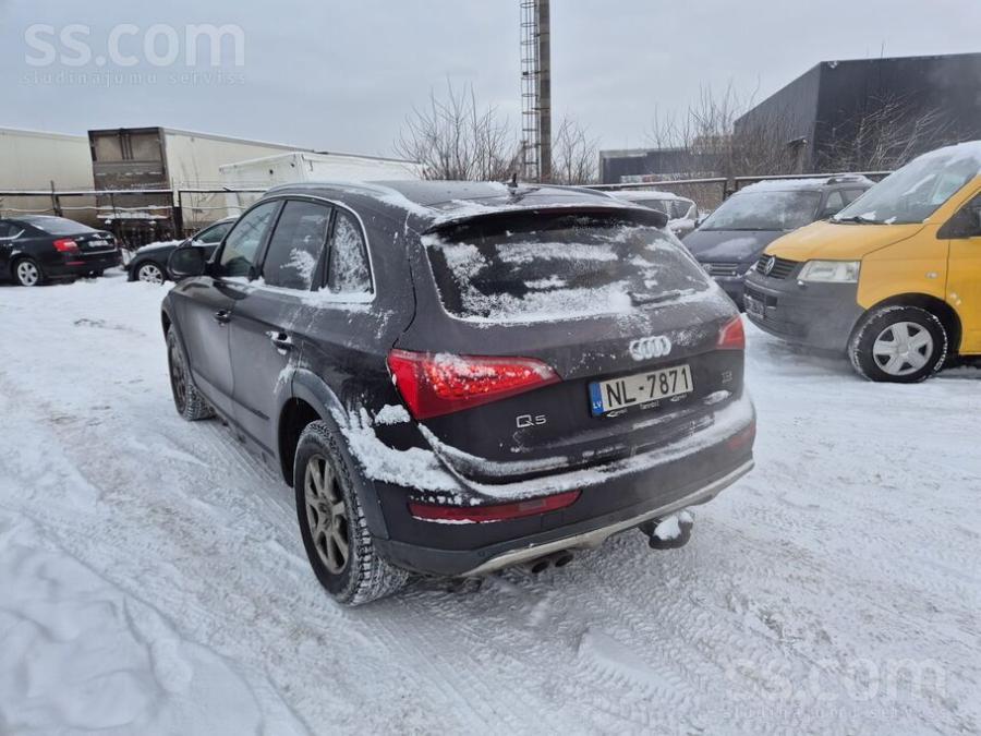 Pelēks Audi Q5 2012 Rīga, ar dzinēja tilpumu 2.00 L un nobraukumu 249 tūkst. km par 12590 €, foto 8 vietnē AUTOMOTO.COM.LV