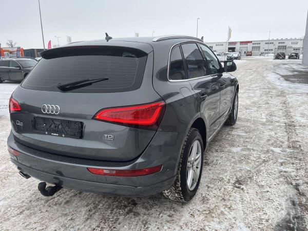 Pelēks Audi Q5 2012 Marijampole, ar dzinēja tilpumu 1.97 L un nobraukumu 361 tūkst. km par 10500 €, foto 4 vietnē AUTOMOTO.COM.LV