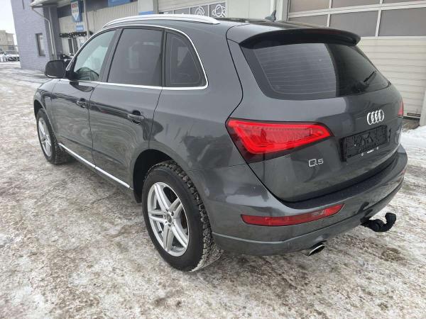 Pelēks Audi Q5 2012 Marijampole, ar dzinēja tilpumu 1.97 L un nobraukumu 361 tūkst. km par 10500 €, foto 6 vietnē AUTOMOTO.COM.LV