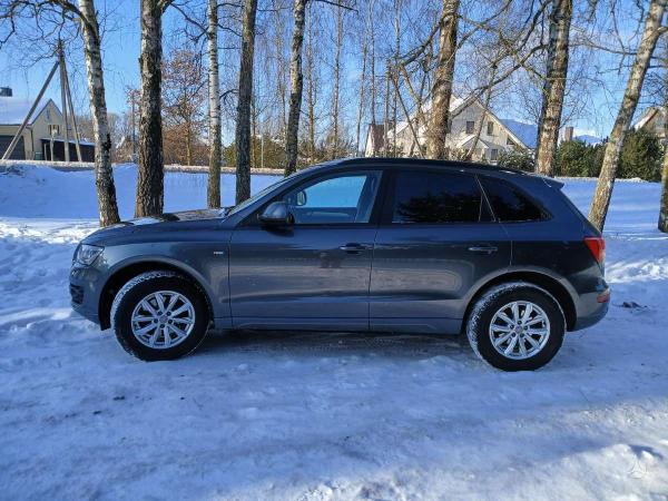 Pelēks Audi Q5 2012 Utena, ar dzinēja tilpumu 2.00 L un nobraukumu 128 tūkst. km par 10900 €, foto 1 vietnē AUTOMOTO.COM.LV