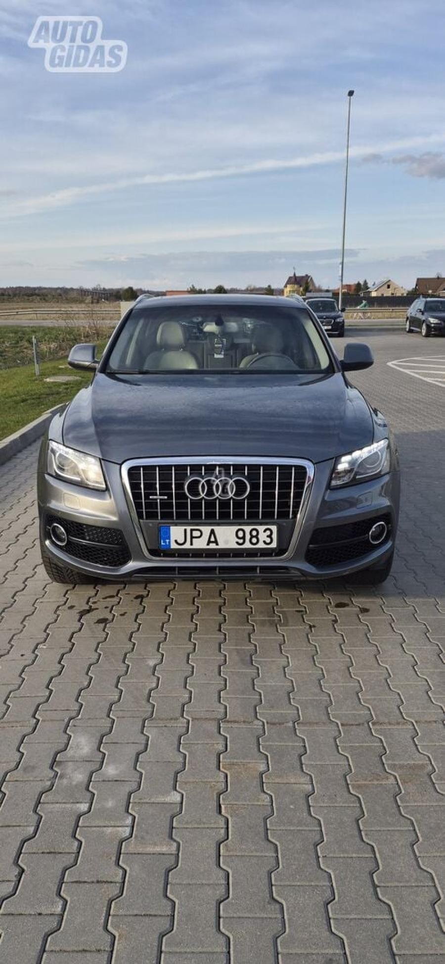 Grey Audi Q5 2012 in Klaipeda, with an engine capacity of 2.00 L and mileage of 230 thousand km for 5500 €, photo 3 on AUTOMOTO.COM.LV