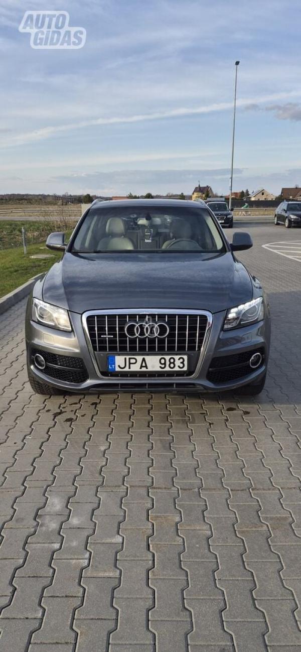 Grey Audi Q5 2012 in Klaipeda, with an engine capacity of 2.00 L and mileage of 230 thousand km for 5500 €, photo 2 on AUTOMOTO.COM.LV