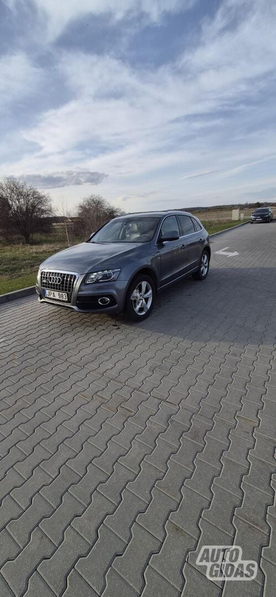 Grey Audi Q5 2012 in Klaipeda, with an engine capacity of 2.00 L and mileage of 230 thousand km for 5500 €, photo 4 on AUTOMOTO.COM.LV