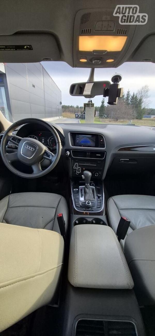 Grey Audi Q5 2012 in Klaipeda, with an engine capacity of 2.00 L and mileage of 230 thousand km for 5500 €, photo 9 on AUTOMOTO.COM.LV