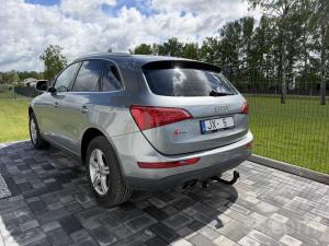 Pelēks Audi Q5 2012 Valmiera, ar dzinēja tilpumu 2.00 L un nobraukumu 229 tūkst. km par 11700 €, foto 4 vietnē AUTOMOTO.COM.LV