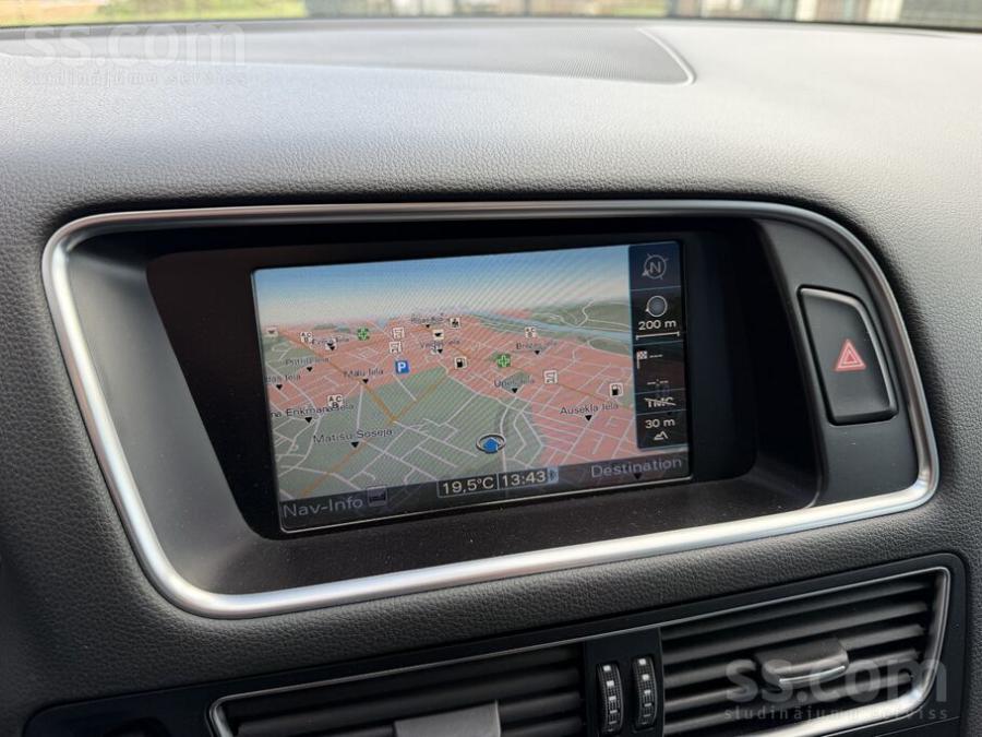 Pelēks Audi Q5 2012 Valmiera, ar dzinēja tilpumu 2.00 L un nobraukumu 229 tūkst. km par 11700 €, foto 14 vietnē AUTOMOTO.COM.LV