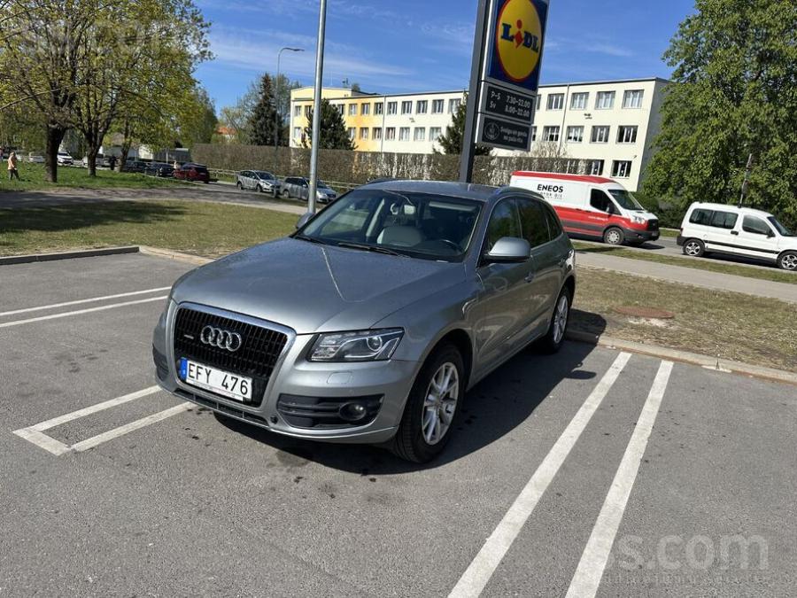 Grey Audi Q5 2012 in Riga, with an engine capacity of 3.20 L and mileage of 275 thousand km for 6250 €, photo 1 on AUTOMOTO.COM.LV