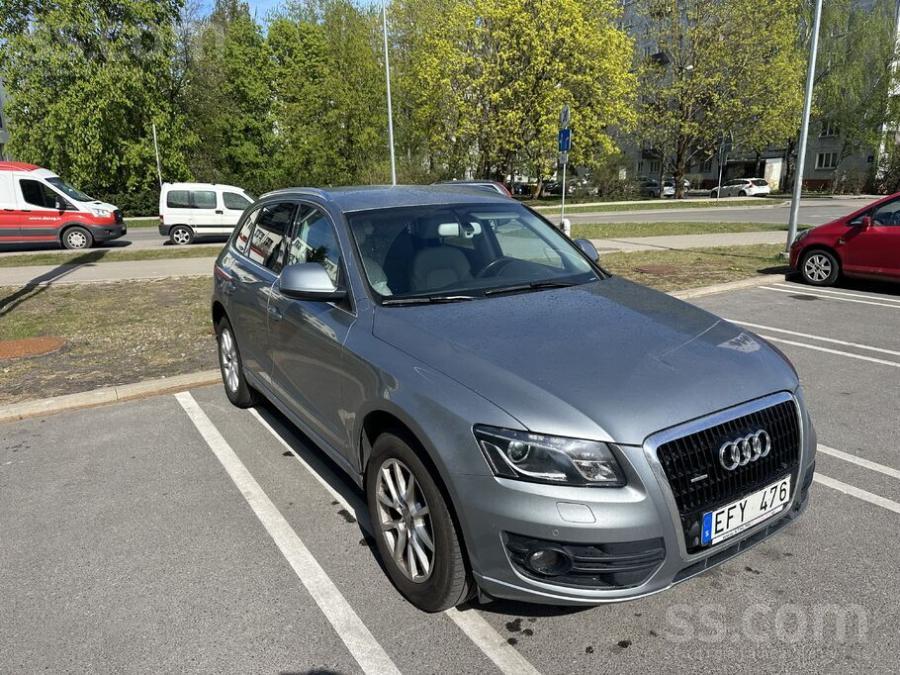 Grey Audi Q5 2012 in Riga, with an engine capacity of 3.20 L and mileage of 275 thousand km for 6250 €, photo 4 on AUTOMOTO.COM.LV