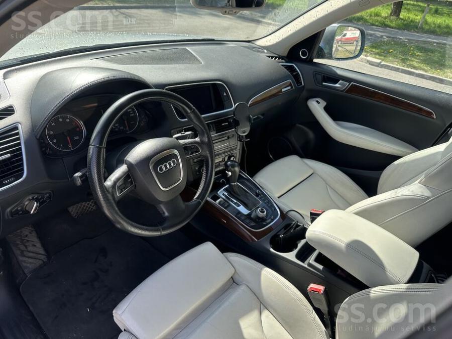 Grey Audi Q5 2012 in Riga, with an engine capacity of 3.20 L and mileage of 275 thousand km for 6250 €, photo 11 on AUTOMOTO.COM.LV