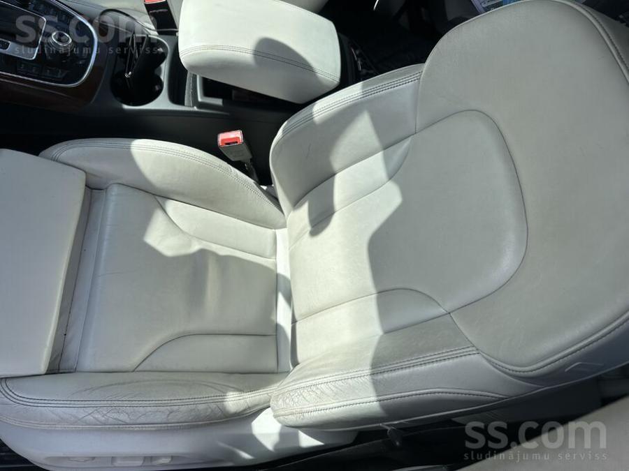 Grey Audi Q5 2012 in Riga, with an engine capacity of 3.20 L and mileage of 275 thousand km for 6250 €, photo 12 on AUTOMOTO.COM.LV