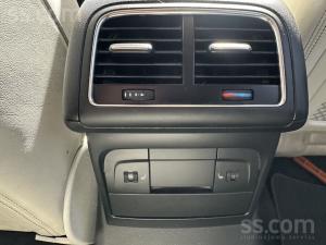Grey Audi Q5 2012 in Riga, with an engine capacity of 3.20 L and mileage of 275 thousand km for 6250 €, photo 14 on AUTOMOTO.COM.LV