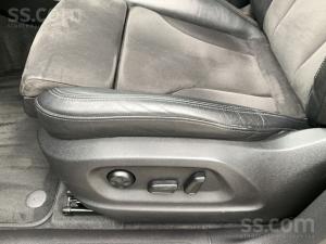Grey Audi Q5 2012 in Ogre, with an engine capacity of 2.00 L and mileage of 212 thousand km for 10970 €, photo 17 on AUTOMOTO.COM.LV