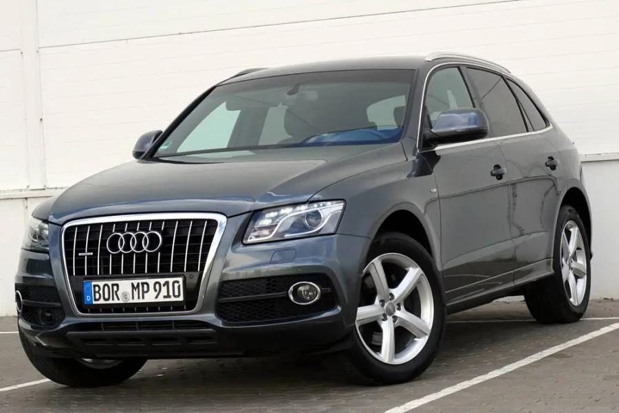 Grey Audi Q5 2012 in Riga, with an engine capacity of 3.00 L and mileage of 277 thousand km for 9700 €, photo 5 on AUTOMOTO.COM.LV