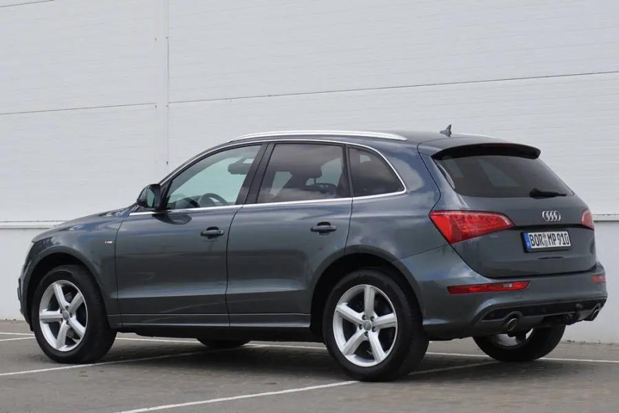 Grey Audi Q5 2012 in Riga, with an engine capacity of 3.00 L and mileage of 277 thousand km for 9700 €, photo 9 on AUTOMOTO.COM.LV