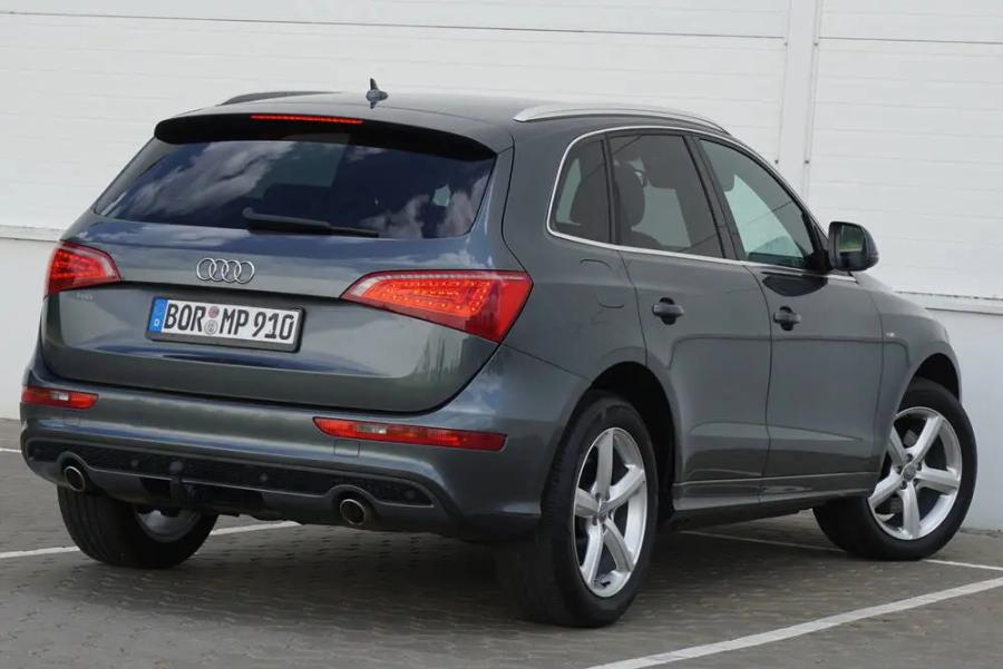 Grey Audi Q5 2012 in Riga, with an engine capacity of 3.00 L and mileage of 277 thousand km for 9700 €, photo 12 on AUTOMOTO.COM.LV