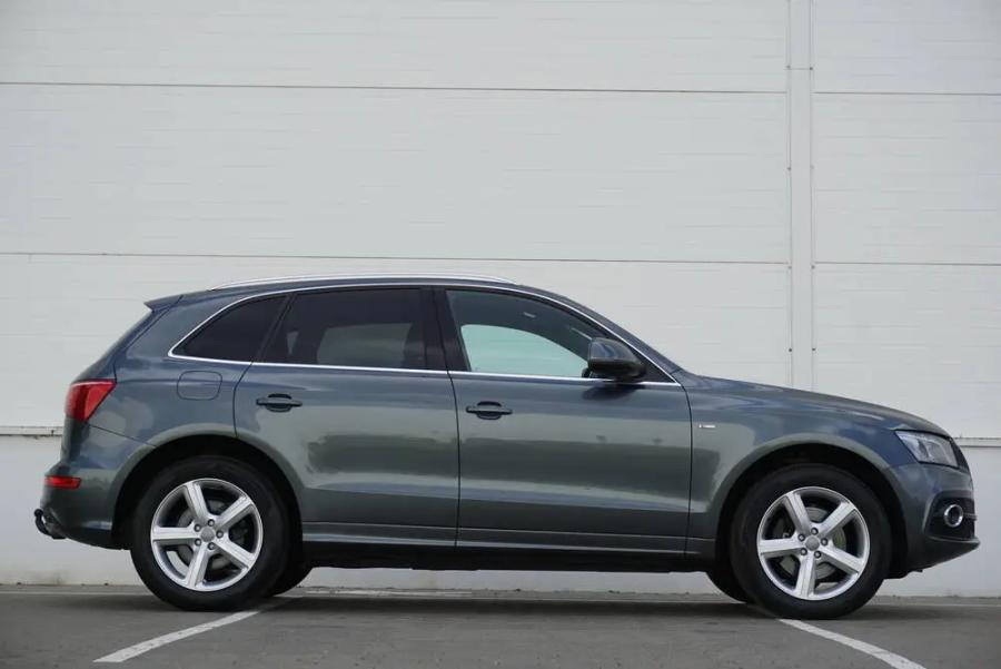 Grey Audi Q5 2012 in Riga, with an engine capacity of 3.00 L and mileage of 277 thousand km for 9700 €, photo 14 on AUTOMOTO.COM.LV
