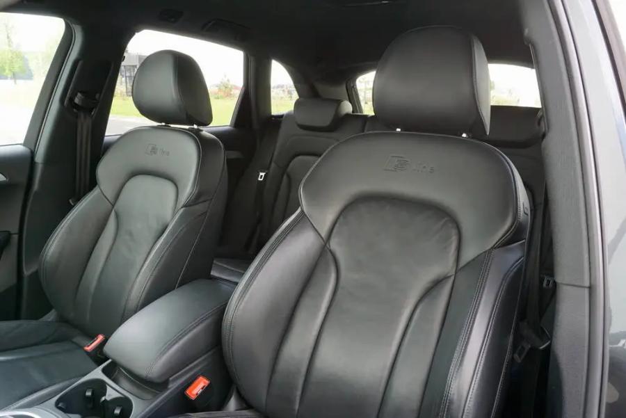 Grey Audi Q5 2012 in Riga, with an engine capacity of 3.00 L and mileage of 277 thousand km for 9700 €, photo 23 on AUTOMOTO.COM.LV