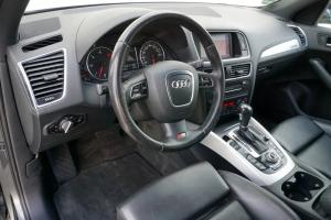 Grey Audi Q5 2012 in Riga, with an engine capacity of 3.00 L and mileage of 277 thousand km for 9700 €, photo 24 on AUTOMOTO.COM.LV